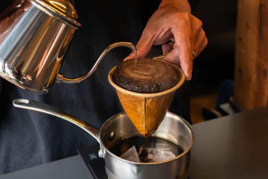 D TIGER COFFEE｜浅煎りと深煎り、静けさと香り。センスが光る穴場な珈琲屋 | EIMONS®︎[エイモンズ]/ 高知メディア